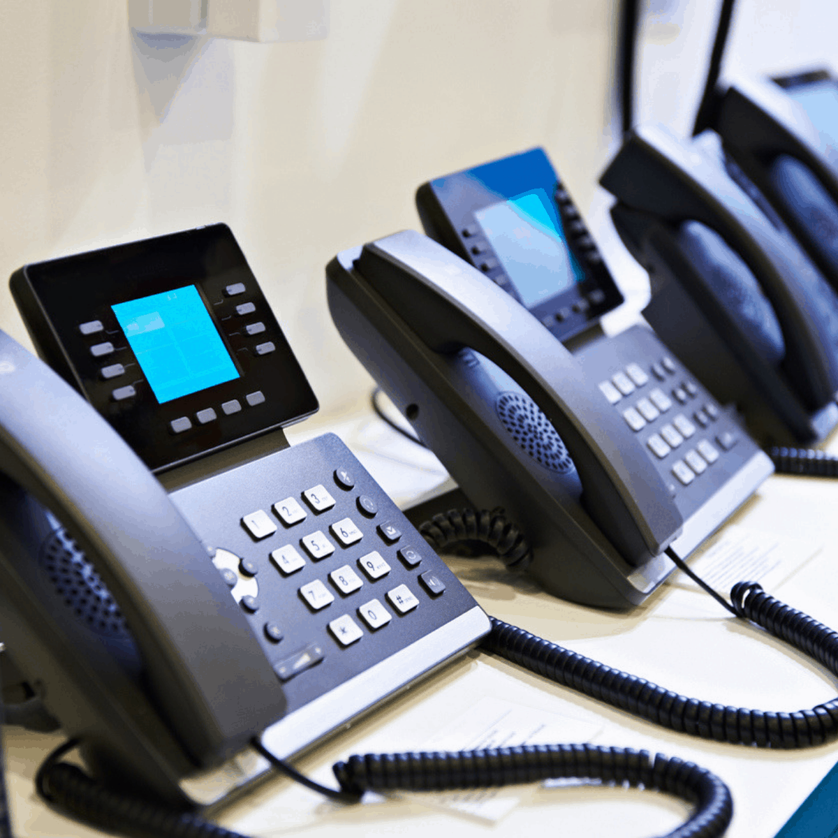 Top 5 Reasons to Choose a Phonesuite VoIP System over Mitel